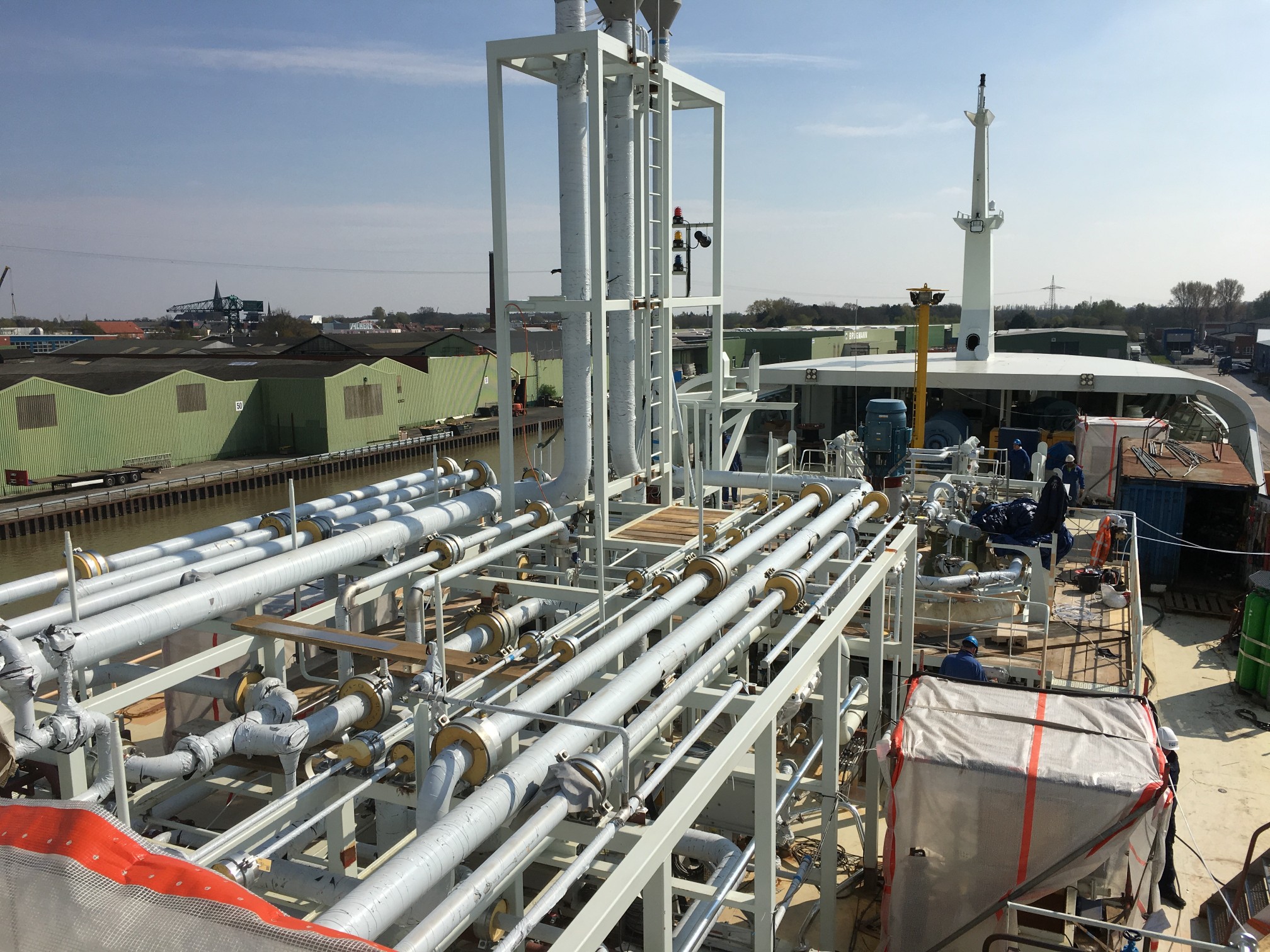 Cargo handling systems for LNG bunker vessels | Marine Service Noord